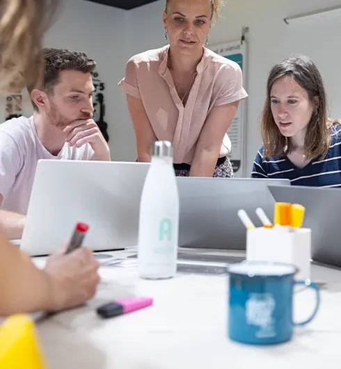 Rejoindre Acadomia, le leader français du soutien scolaire